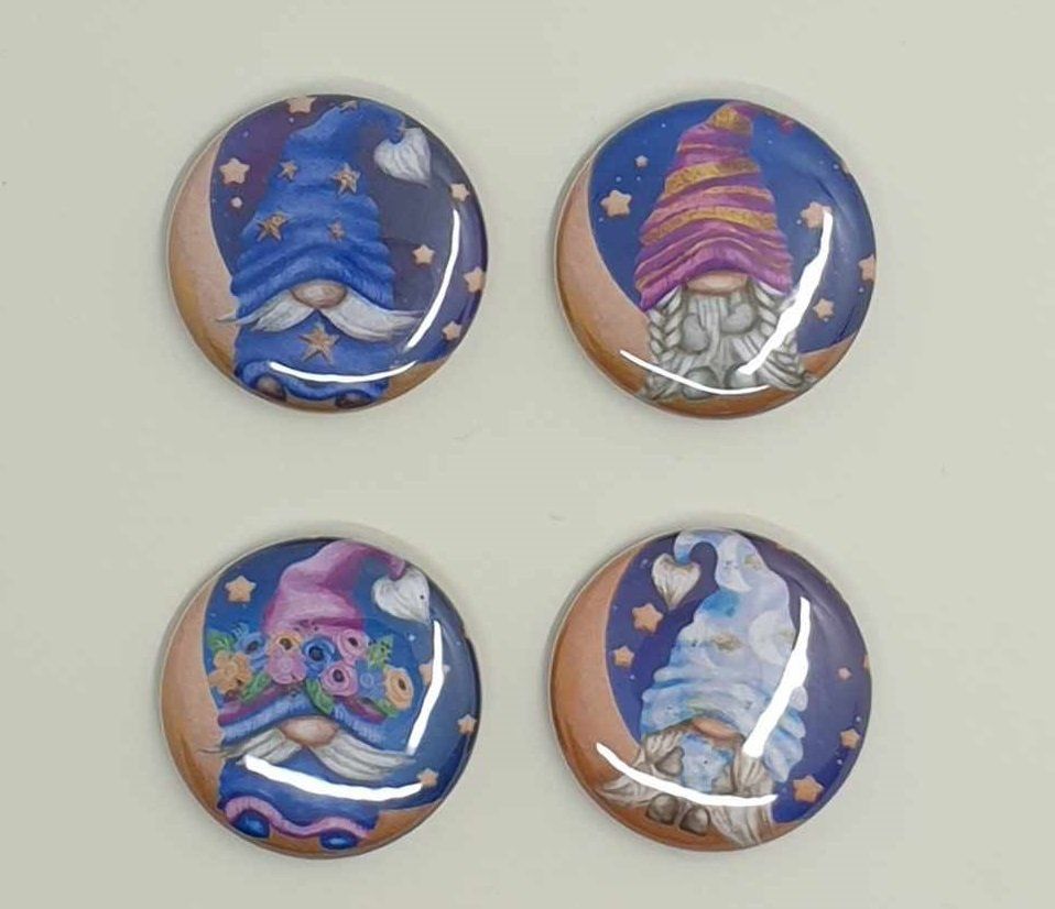 4 badges, 25mm de diamètre - Gnome - Horizon-creatif